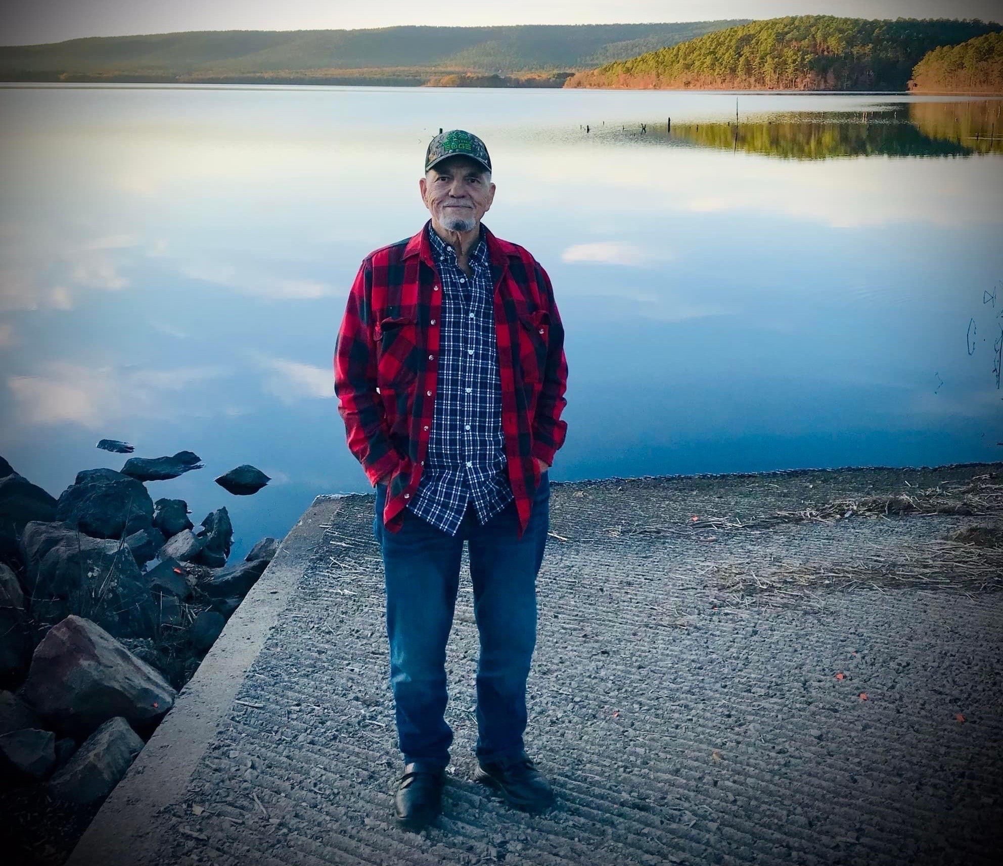 Earnest Lynn McCoslin – Stroud Funeral Home